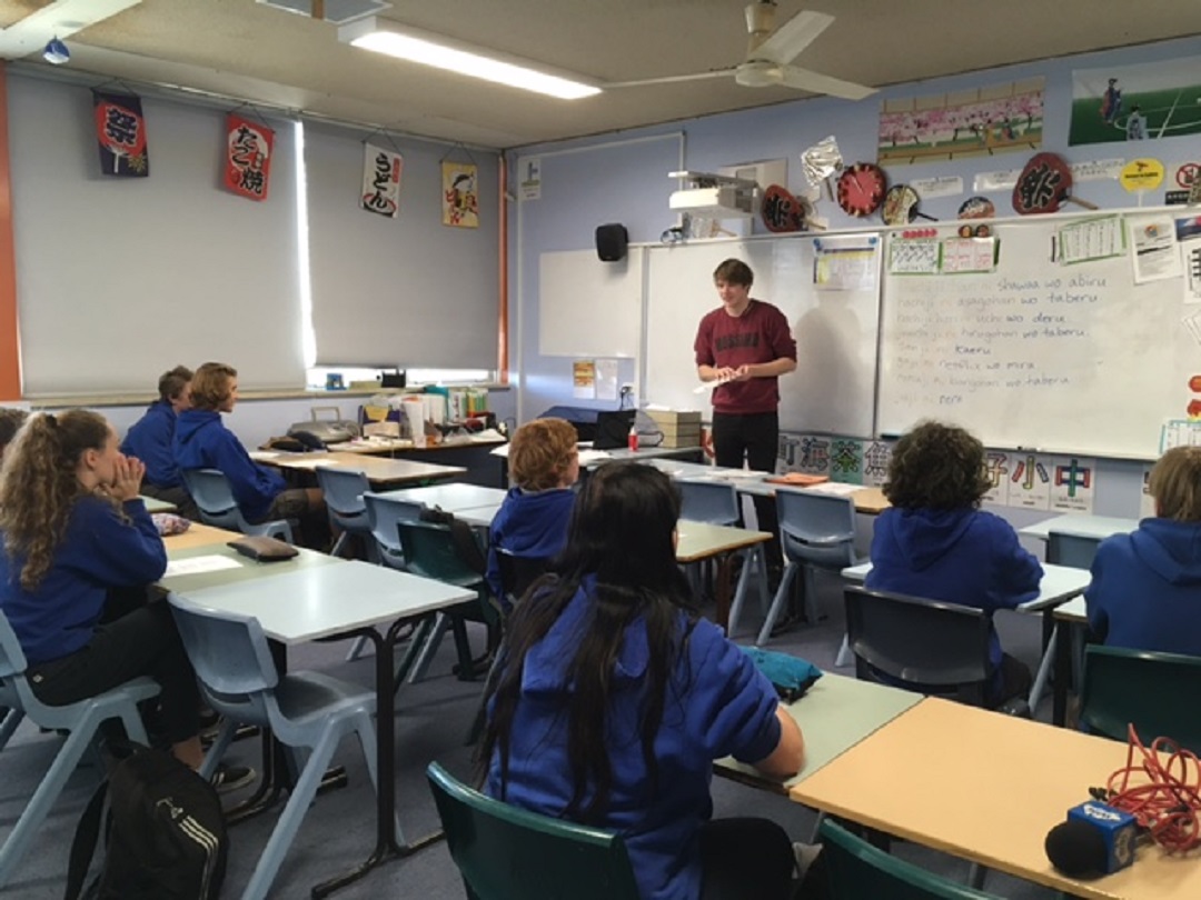 UOW students bring languages back to their local high schools – Japan ...